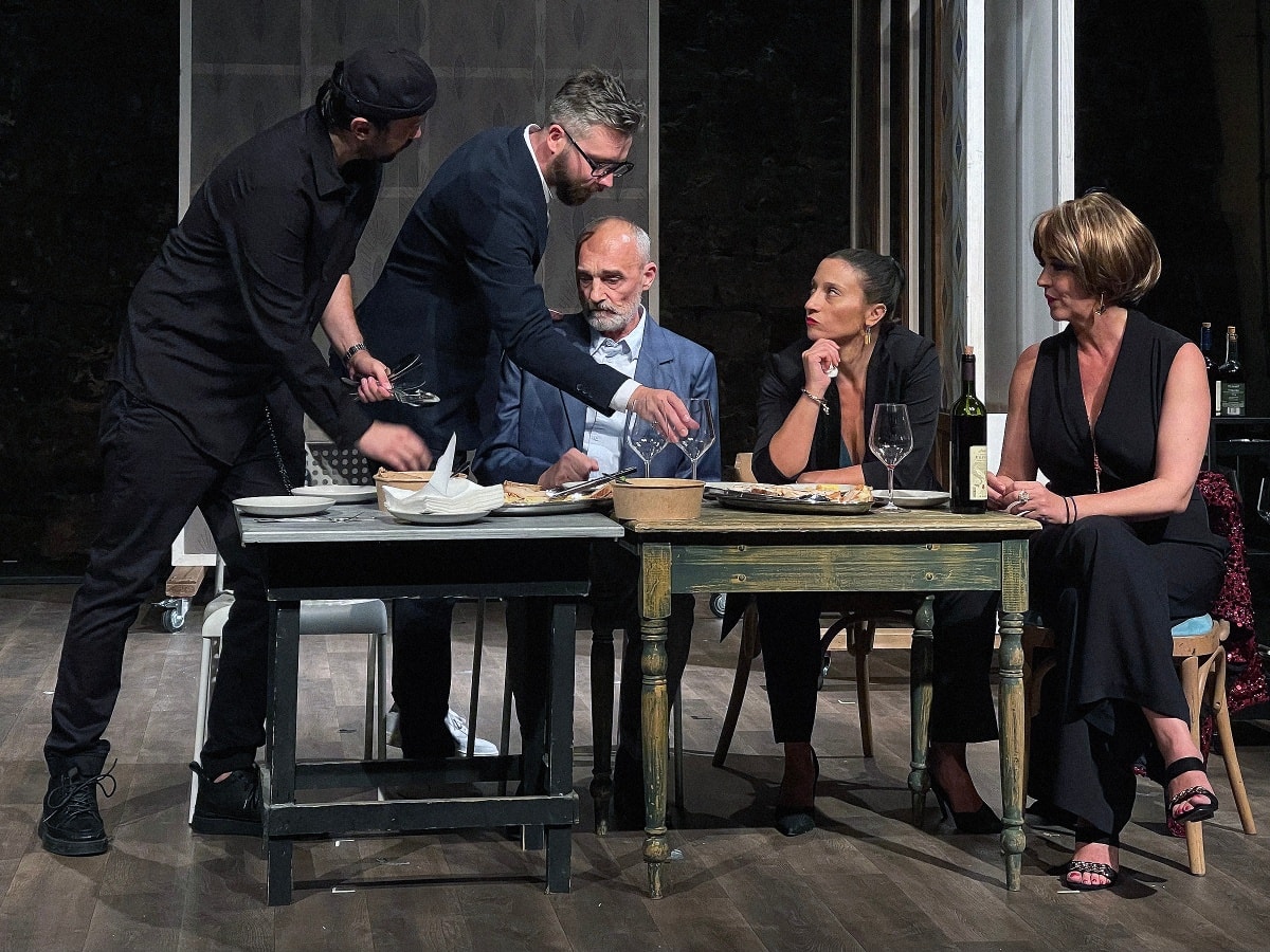 Премијера представе „Ситнице које живот значе“ на Фестивалу ...