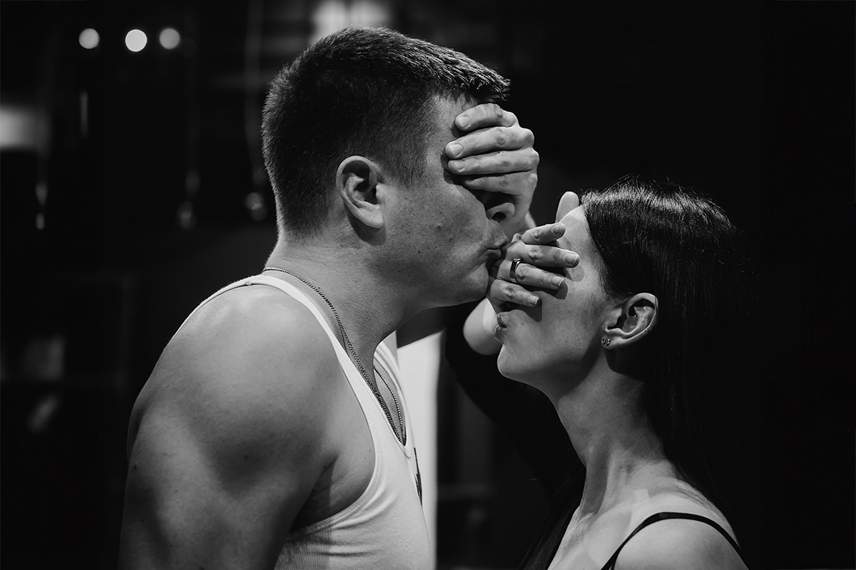 Predstava „Dečije povrede“ 1. novembra gostuje u Narodnom pozorištu u ...